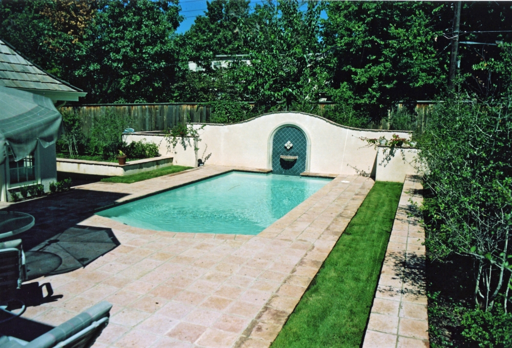 Portfolio geometric pools by Atlantis Pools & Spas Inc, Tulsa, Ok.